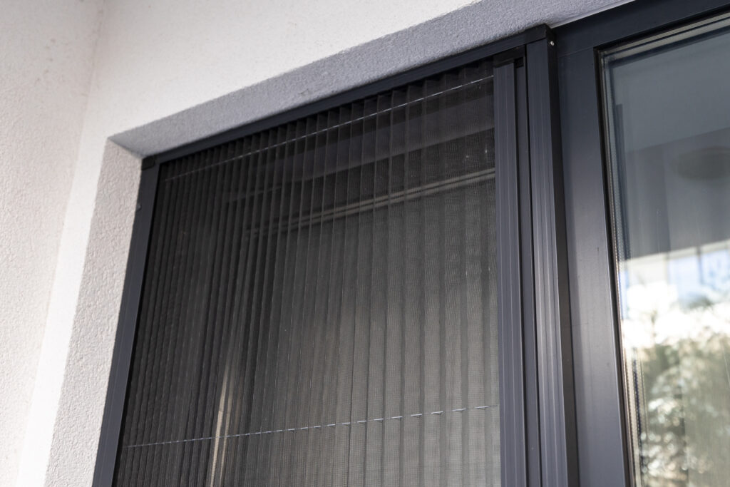 Bug Screen Doors Installation Barrie - Grizzly
